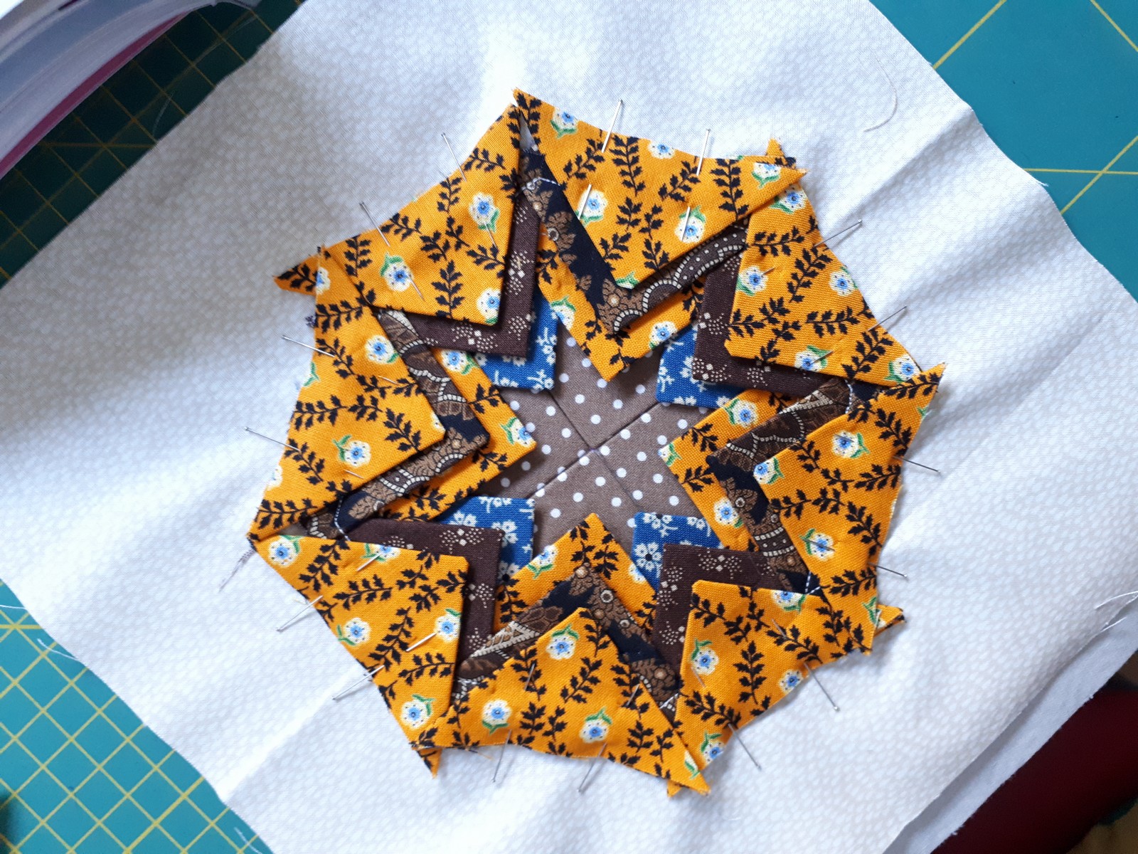 Un Pine Cone bloc ! | Patchwork Inspirations