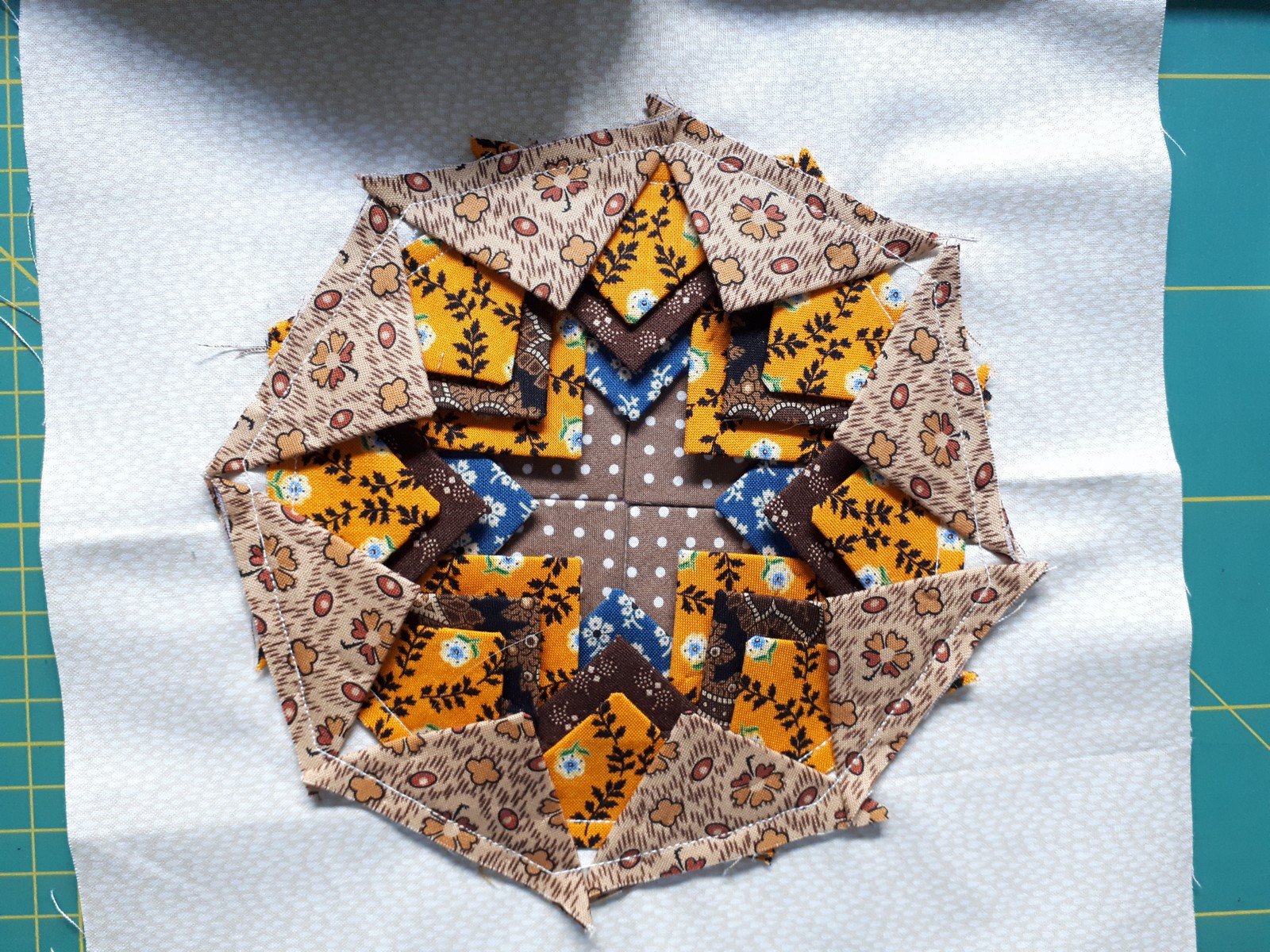 Un Pine Cone bloc ! | Patchwork Inspirations